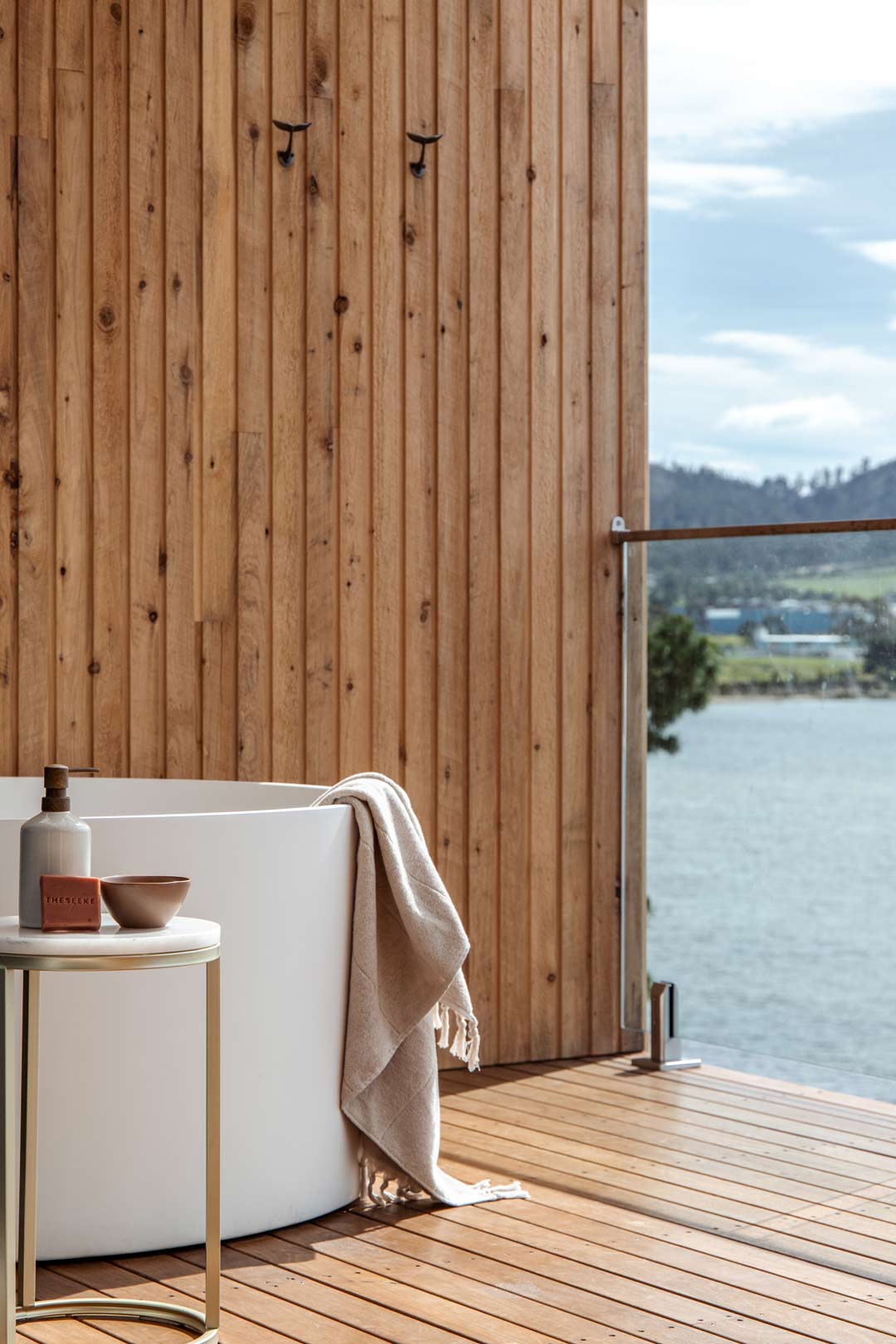 Freestanding vs. Built-In Bath: Which is Better for Your Design? | ABI ...