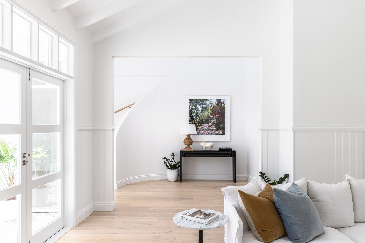 The Breeze House: A Modern Queenslander With Classic Interiors | ABI ...