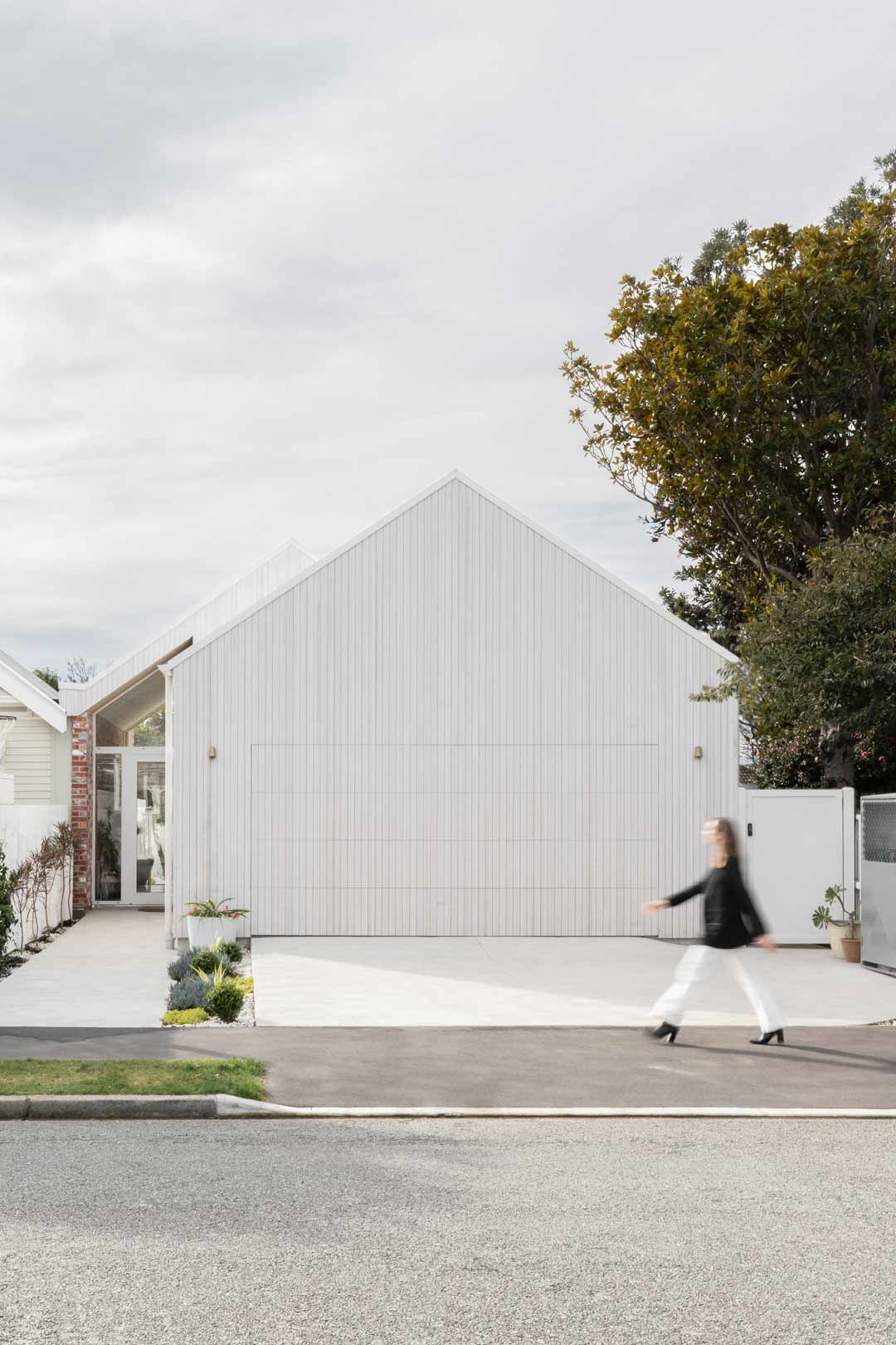 The Barn-Style House Embracing Mediterranean Interior Design | ABI ...