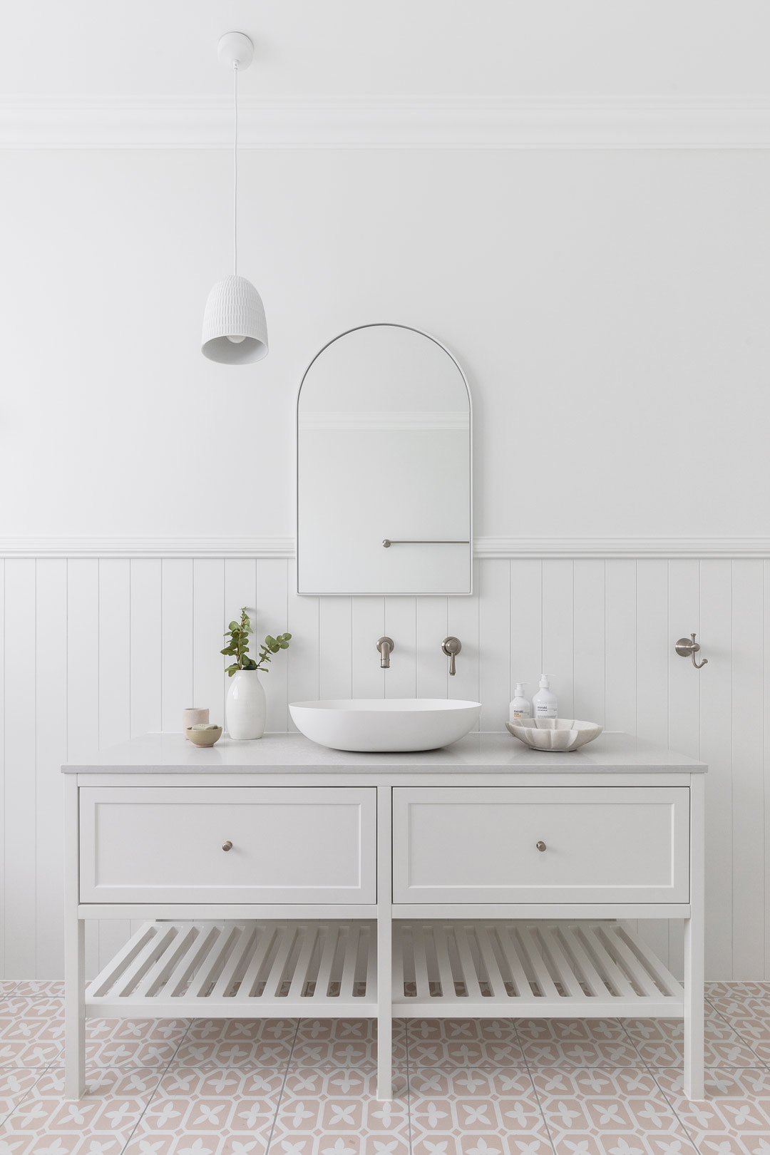 The Breeze House: A Modern Queenslander With Classic Interiors | ABI ...