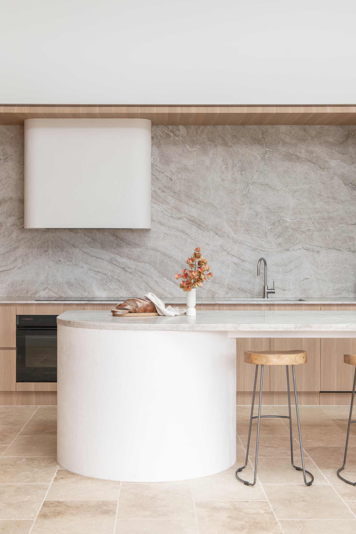 House Tour | The Most Remarkable Palm Springs-Inspired Modern House Design