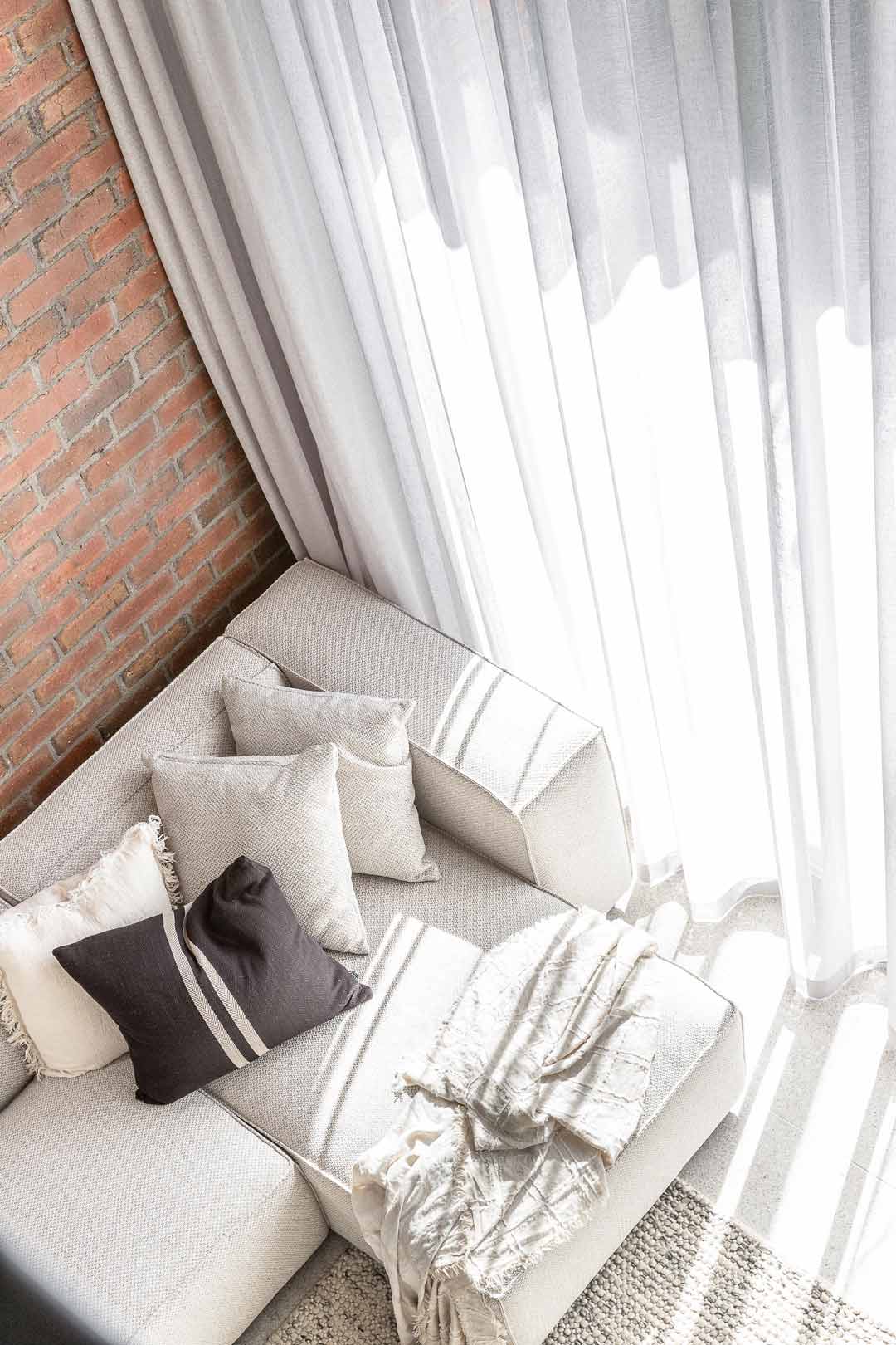 Industrial Interior Design That Encapsulates Inner-City Decadence ...