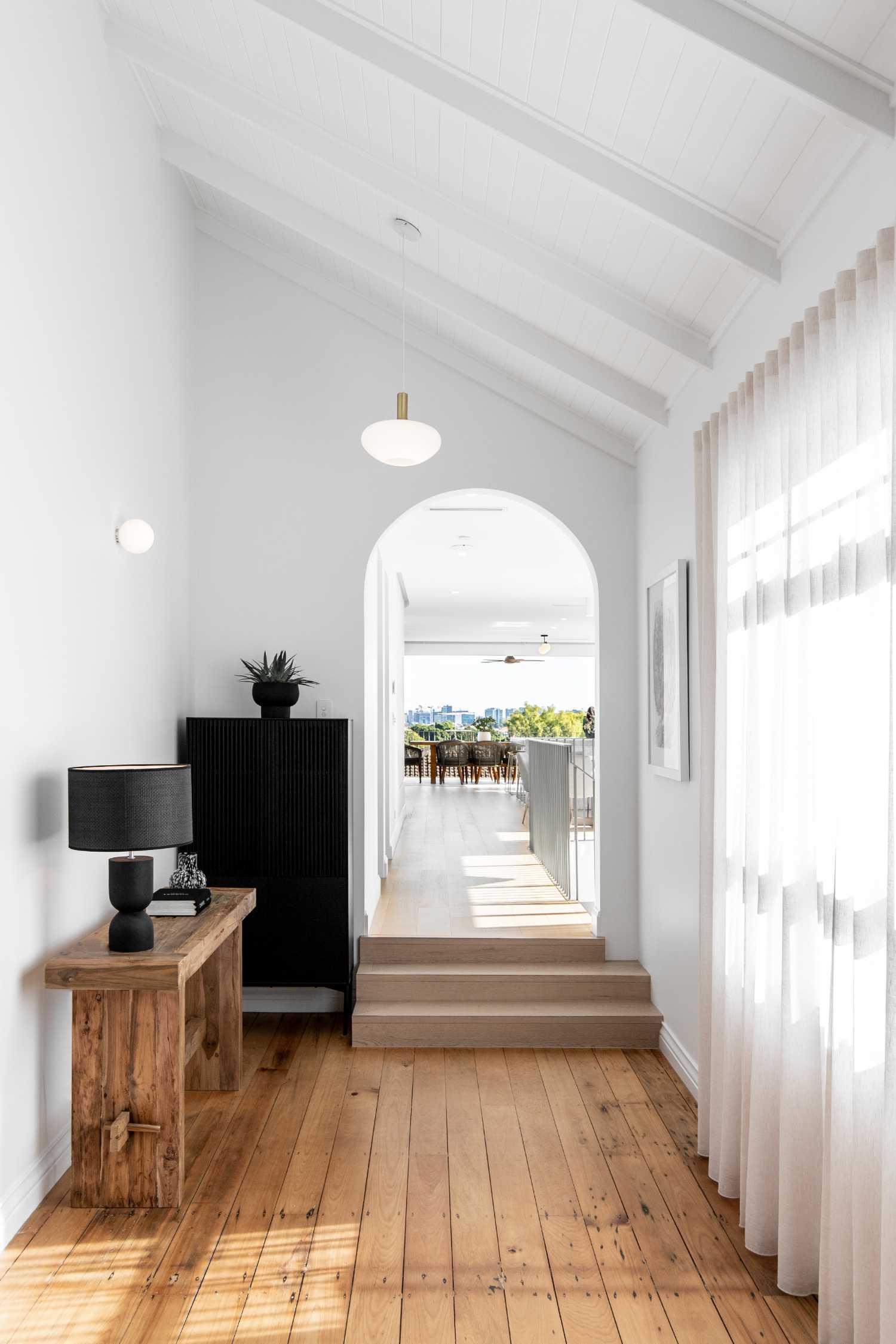 Arches and Curves: 12 Ways to Incorporate Them into the Home | ABI ...